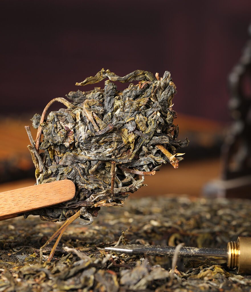 Bangwai Mountain Raw Pu-erh Tea Cake (Traditional 357g Cake) - Hence Tea